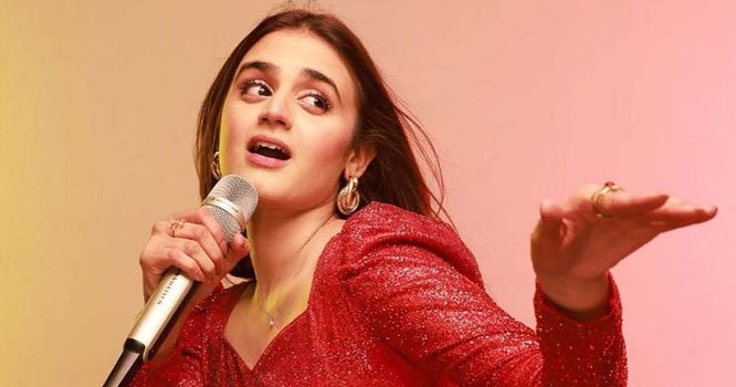 Hira Mani Sparks Debate with Makeup-Free Video - FactFile